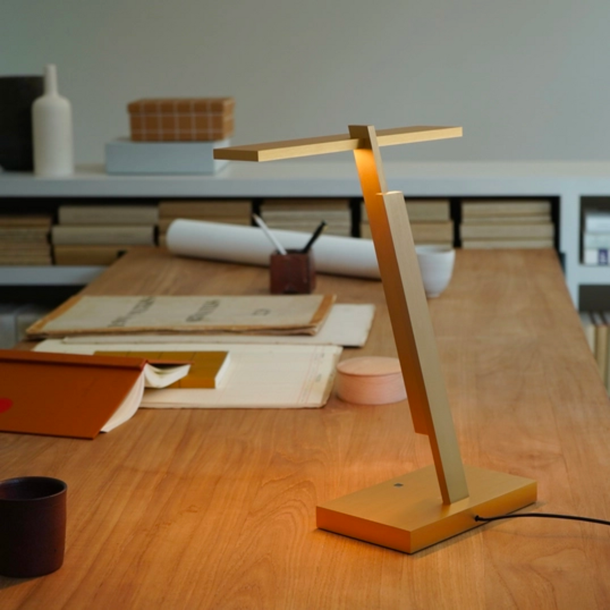 Astro Gerrit | Banker Lamp - Light Journey